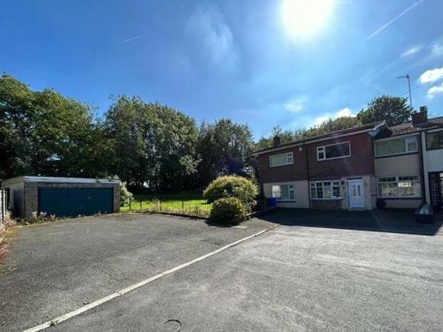 4 Bedroom House For Sale In Mottram