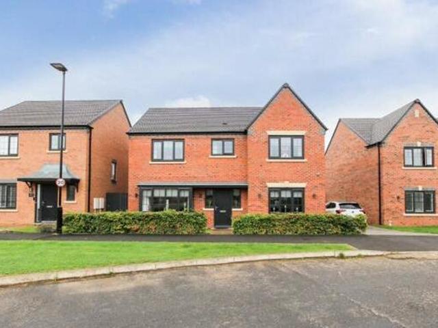 4 Bedroom House For Sale In Moorfields Estate
