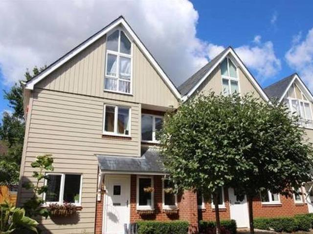 4 bedroom house for sale in Magnolia Court New Milton Hampshire BH25