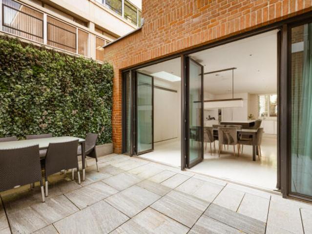 4 bedroom house for sale in Manresa Road, Chelsea, London, SW3