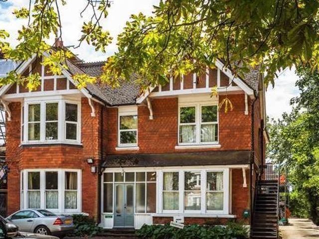 4 bedroom house for sale in Massetts Road Horley Surrey RH6 RH6