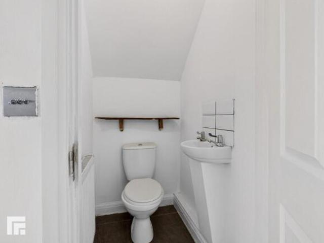 4 bedroom end of terrace house for sale in Merthyr Road, Tongwynlais, CF15