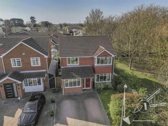4 bedroom house for sale in Millfield Drive, Northfleet. Gravesend, DA11