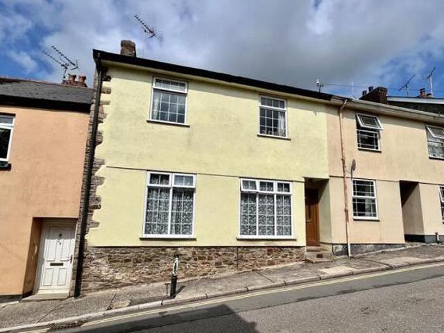 4 Bedroom House For Sale In North Tawton, Devon