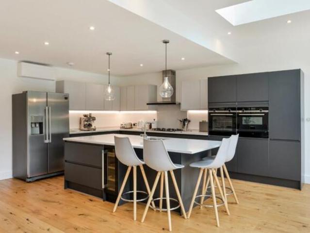 4 bedroom house for sale in Stone Road, Bromley, BR2