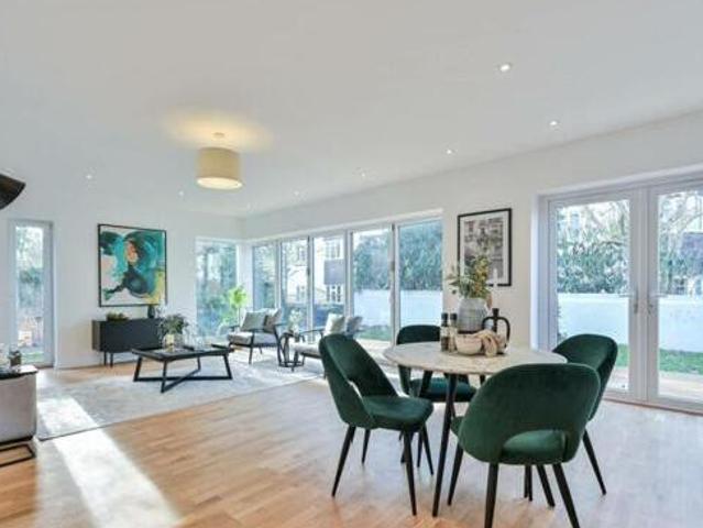 4 Bedroom House For Sale In Streatham, London