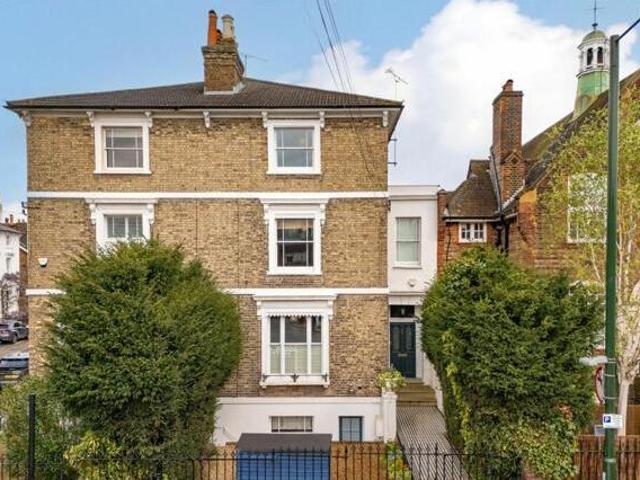 4 Bedroom House For Sale In Surrey, Uk