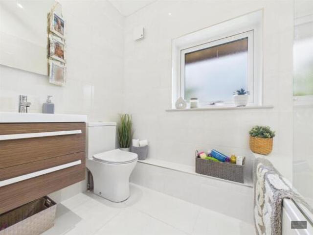 4 bedroom detached house for sale in Pocombe Bridge, Exeter, EX4