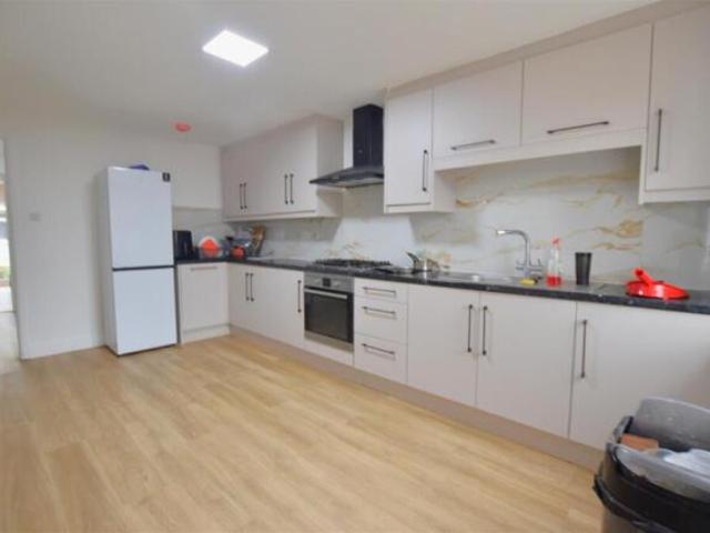 4 bedroom house for sale in Pearl Gardens, Slough, SL1