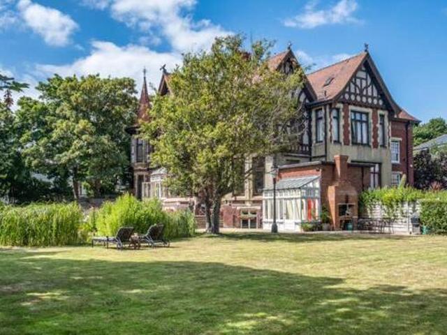 4 Bedroom House For Sale In Queens Crescent, Southsea