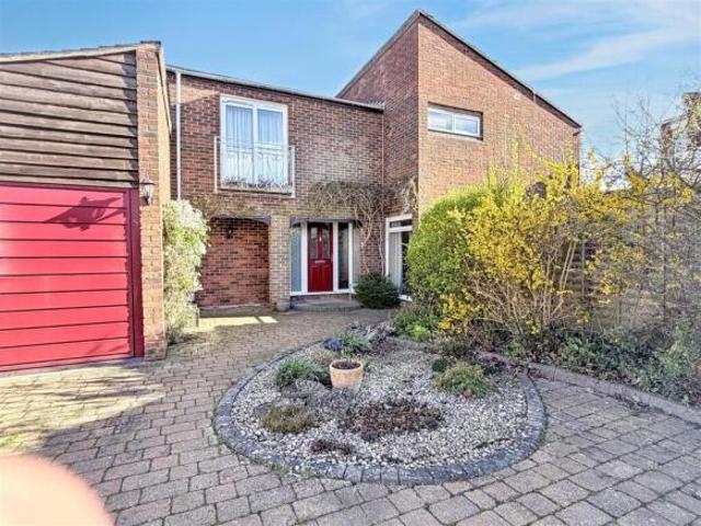 4 bedroom house for sale in Richmond Close, Bletchley, Milton Keynes, MK3