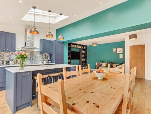 4 bedroom house for sale in Risborough Road, Bedford, MK41