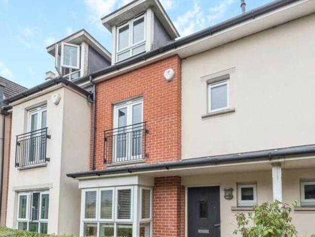 4 Bedroom House For Sale In Woking