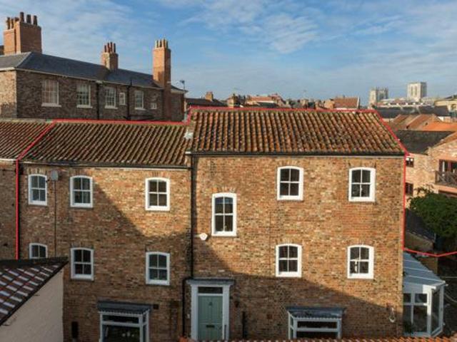 4 Bedroom House For Sale In Walmgate