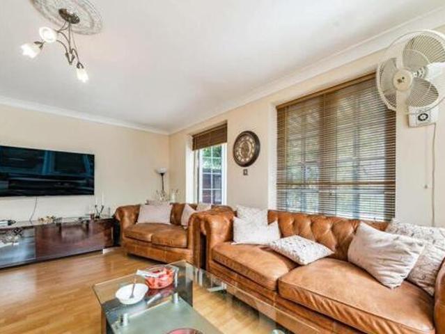 4 Bedroom House For Sale In Wandsworth, London