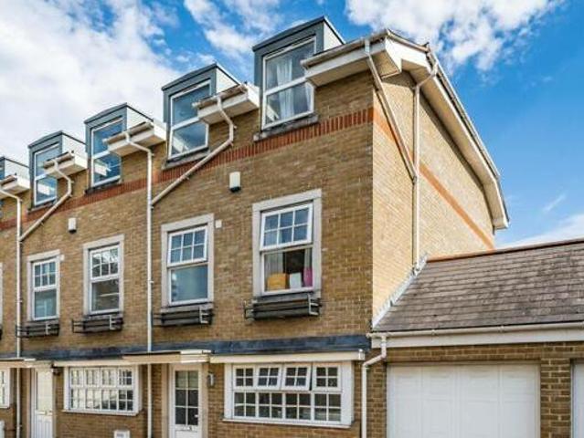 4 Bedroom House For Sale In Wandsworth, London