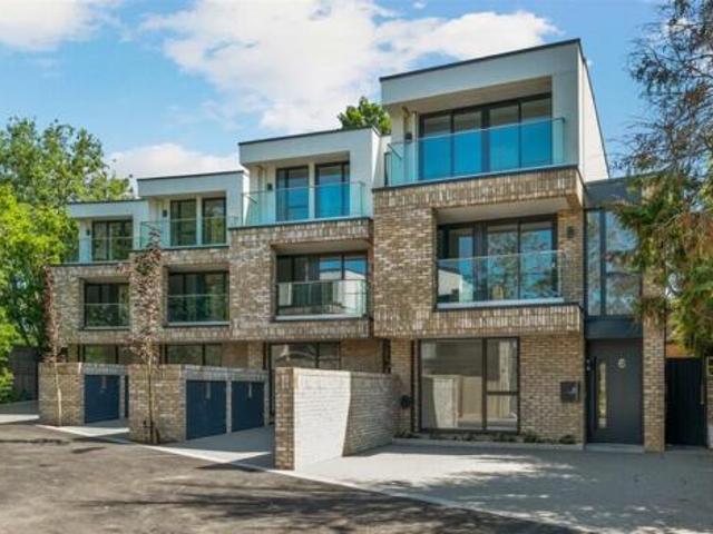 4 Bedroom House For Sale In West Wimbledon