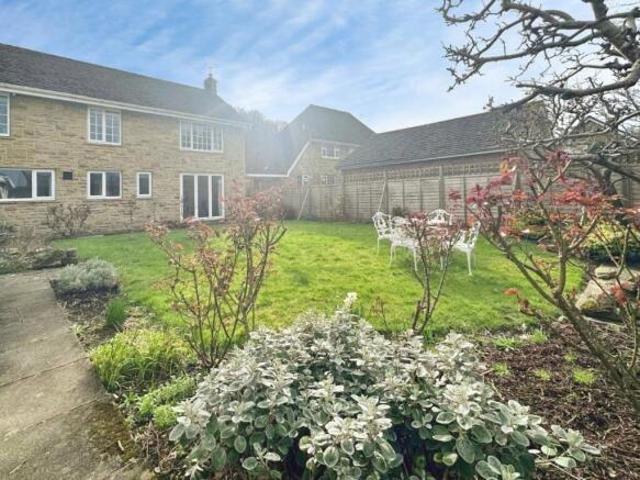 4 bedroom house for sale in Willow Court, Pool in Wharfedale, LS21