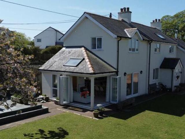 4 Bedroom House For Sale In Tan y maes