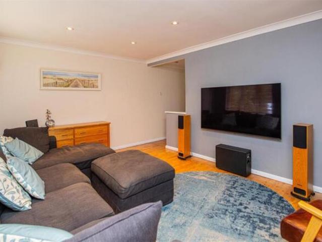 4 bedroom house for sale in The Avenue, Cliftonville, Northampton, NN1