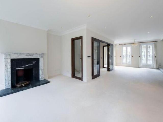 4 bedroom house for sale in Thomas Place, Kensington Green, W8
