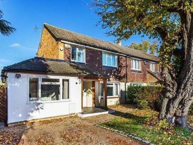 4 bedroom house for sale in Twelve Acre Close Bookham KT23