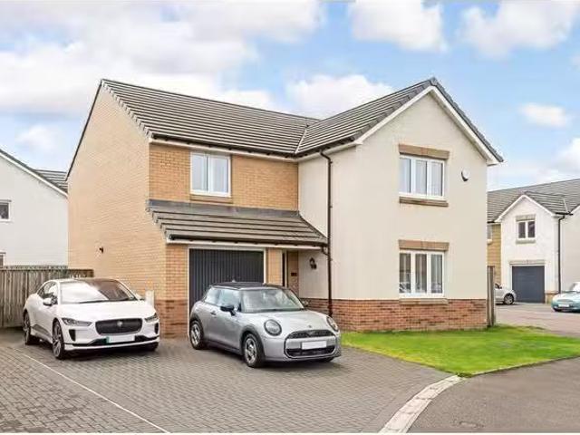 4 bedroom house for sale, Sandhaven Gardens, Benthall Farm, Ea.