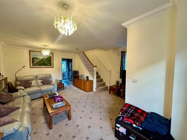 4 Bedroom House Fareham Hampshire LS101678578