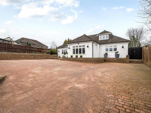 4 Bedroom House Farnborough Hampshire 100685076