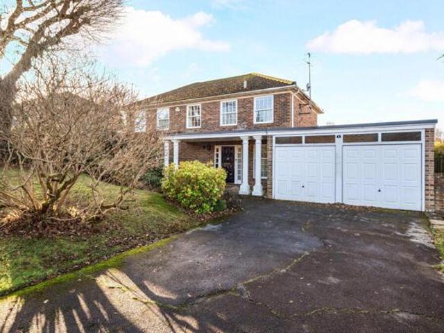 4 Bedroom House Farnham Surrey 98968964