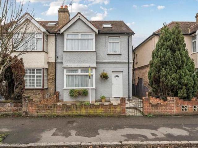 4 Bedroom House Feltham Greater London 98765673