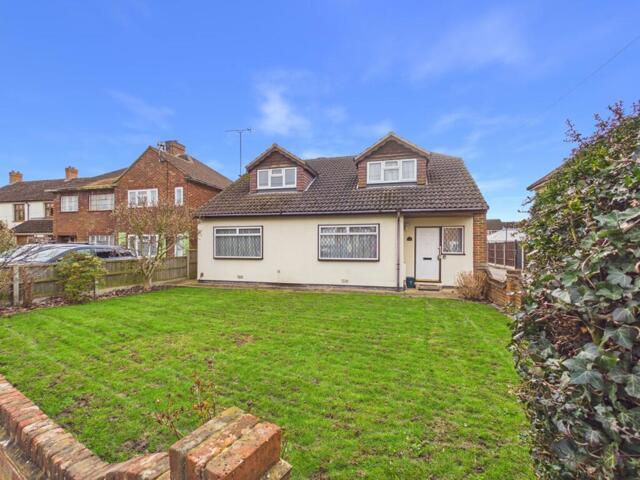 4 Bedroom House Feltham Surrey 100685362