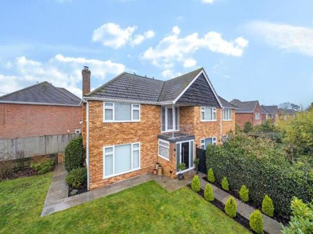 4 Bedroom House Flackwell Heath Buckinghamshire 98687671