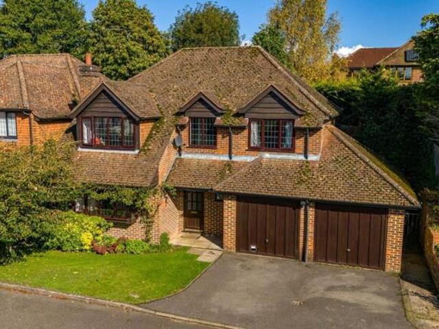 4 Bedroom House Flackwell Heath Buckinghamshire LS100058264