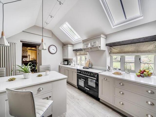 4 Bedroom House Frome Somerset 100854916