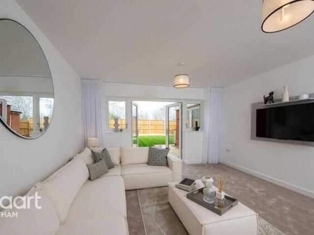 4 Bedroom House Kelvedon Essex 99436917