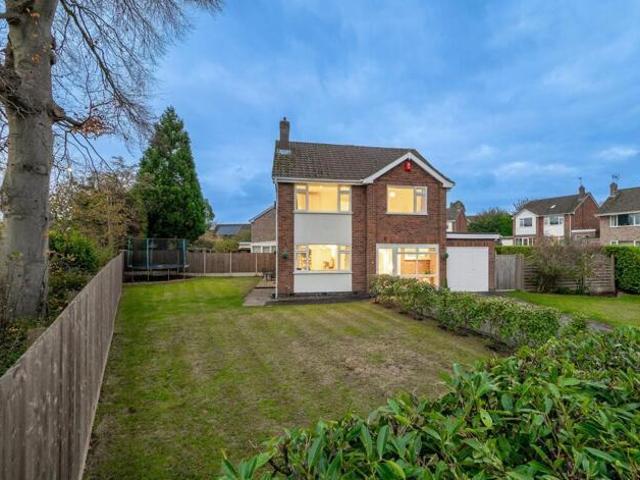 4 Bedroom House Kenilworth Warwickshire LS100649075