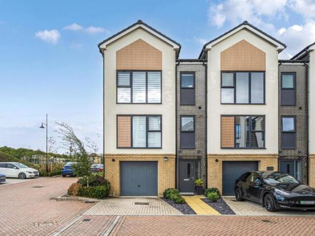4 Bedroom House Kent Kent LS100024146