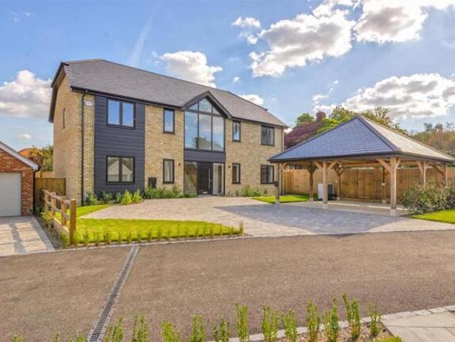 4 Bedroom House Kent Kent LS100342955