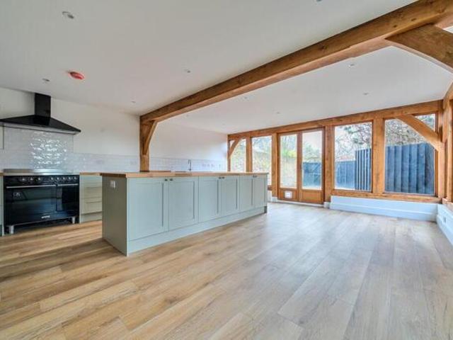4 Bedroom House Kent Kent LS100881592