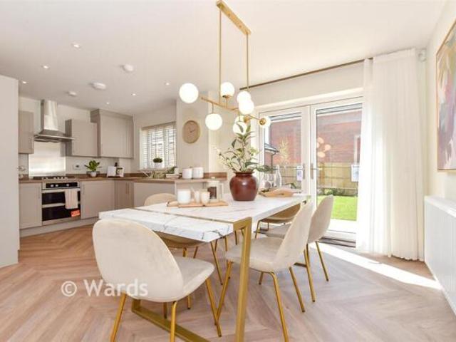 4 Bedroom House Kent Kent LS101278348