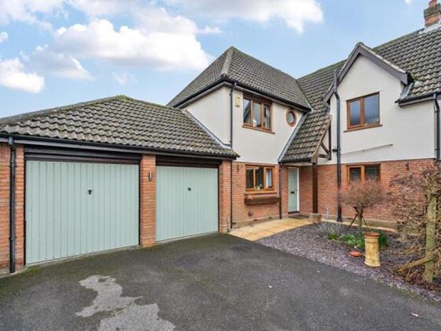 4 Bedroom House Kent Kent LS101955374