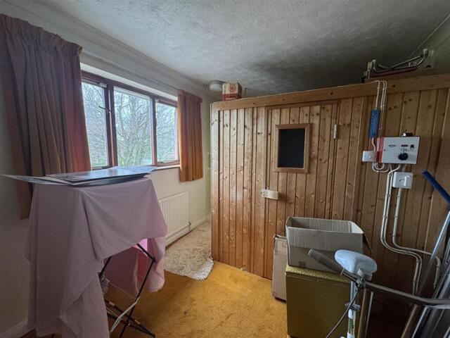4 Bedroom House Kent Kent LS98864455