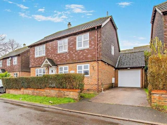 4 Bedroom House Kent Kent LS98903307