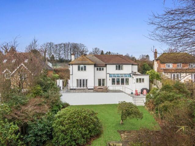 4 Bedroom House Kent Kent LS99523792