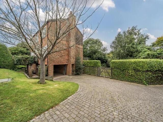 4 Bedroom House Kent Kent 101678136