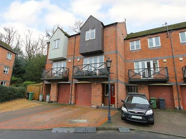 4 Bedroom House Kidderminster Worcestershire LS99688348