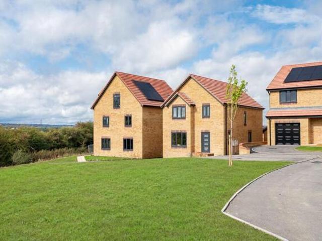 4 Bedroom House Killamarsh Derbyshire LS100398517