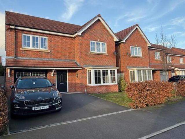 4 Bedroom House Kingswood Warrington 99572060