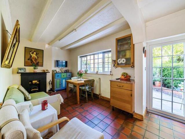 4 Bedroom House Kingsbury Greater London 100685133
